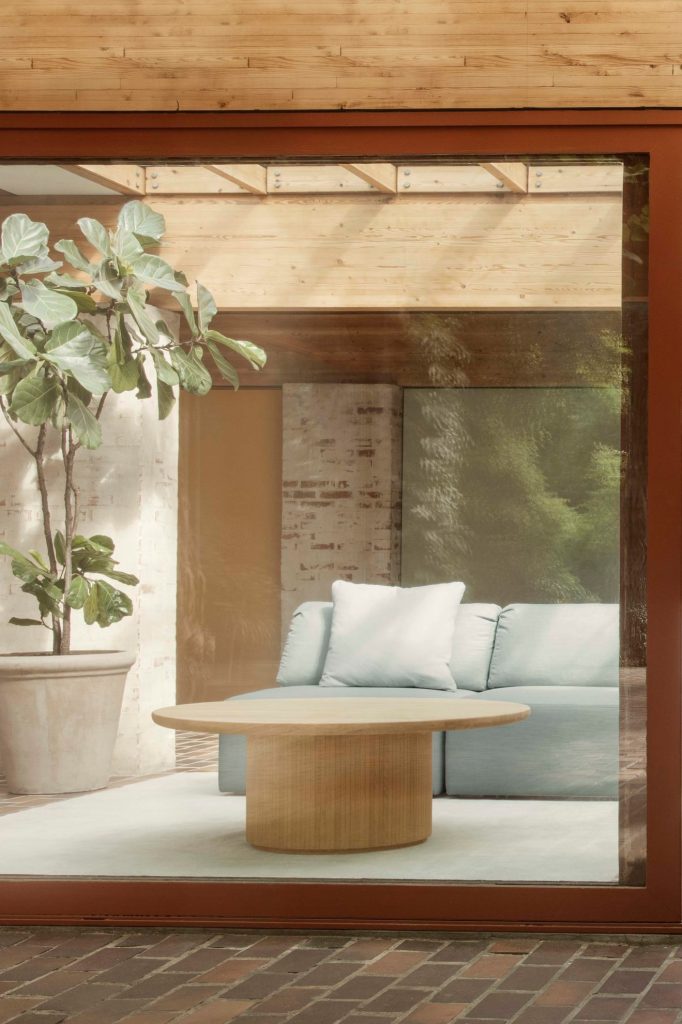 Gubi – Moon Coffee Table - Minima